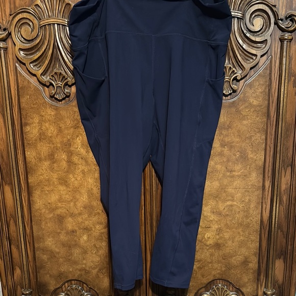 Fabletics | Pants & Jumpsuits | Fabletics Like New Blue Ankle Cropped ...